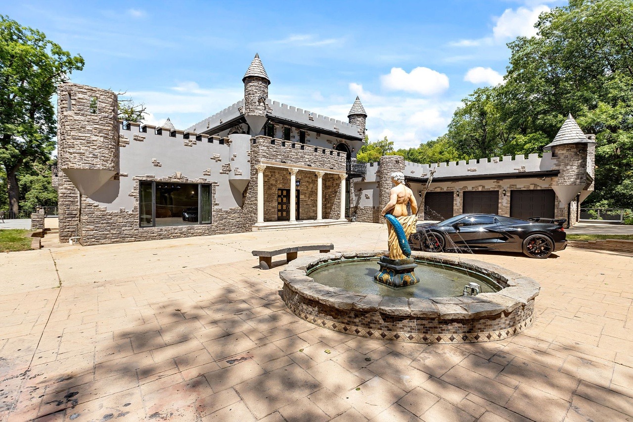 Five Castle-inspired homes for sale – Chicago Magazine | The Barrington ...